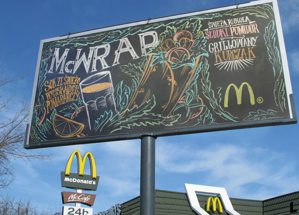 McDonald’s : des “billboards-ardoises” géants, dessinés à la mainLLLLITL
